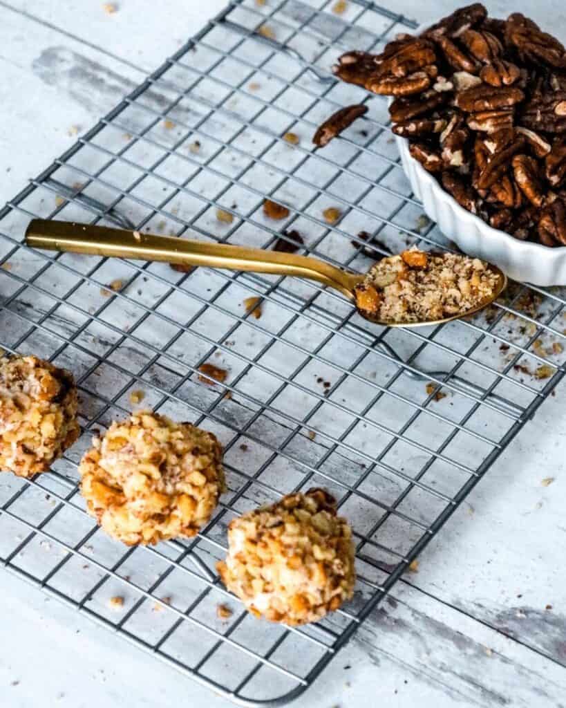 Keto Pecan Pie Fat Bomb Recipe - Everyday Eileen