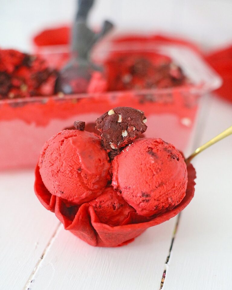 Red Velvet Ice Cream - Everyday Eileen
