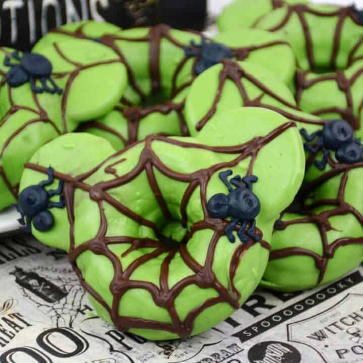 Halloween Mickey Mouse Donuts - Everyday Eileen