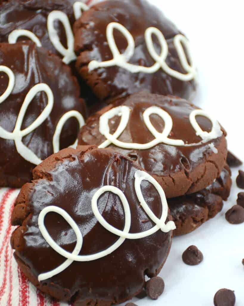 Copycat Crumbl Chocolate Mallow Cookies - Everyday Eileen