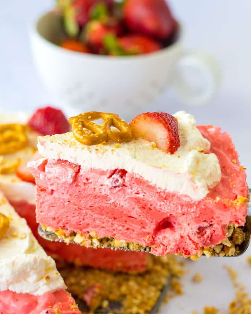 No Bake Strawberry Pie - Everyday Eileen