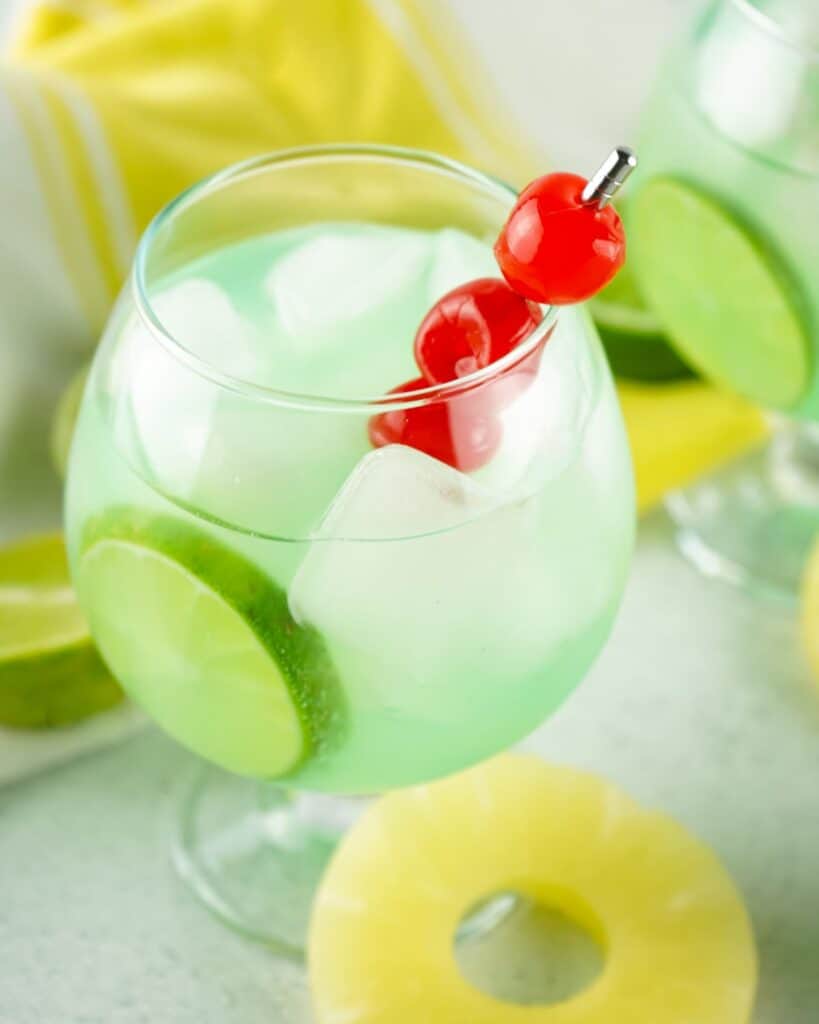 Tipsy Mermaid Cocktail - Everyday Eileen