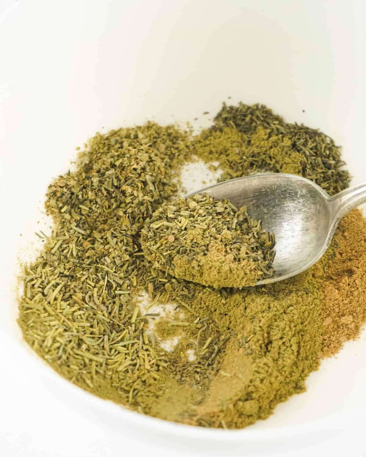 Homemade Poultry Seasoning Recipe - Everyday Eileen